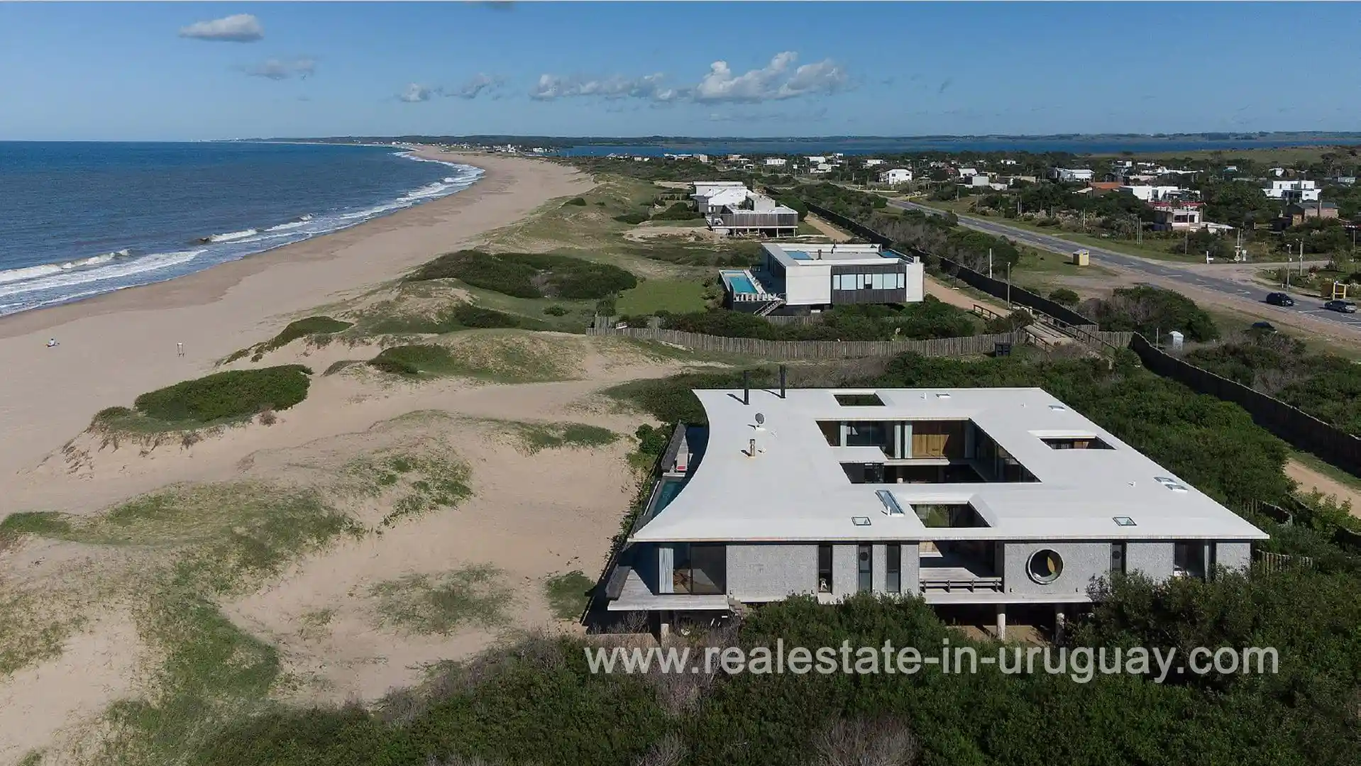 Unique Beachfront house in El Secreto Jose Ignacio - Real Estate in Uruguay