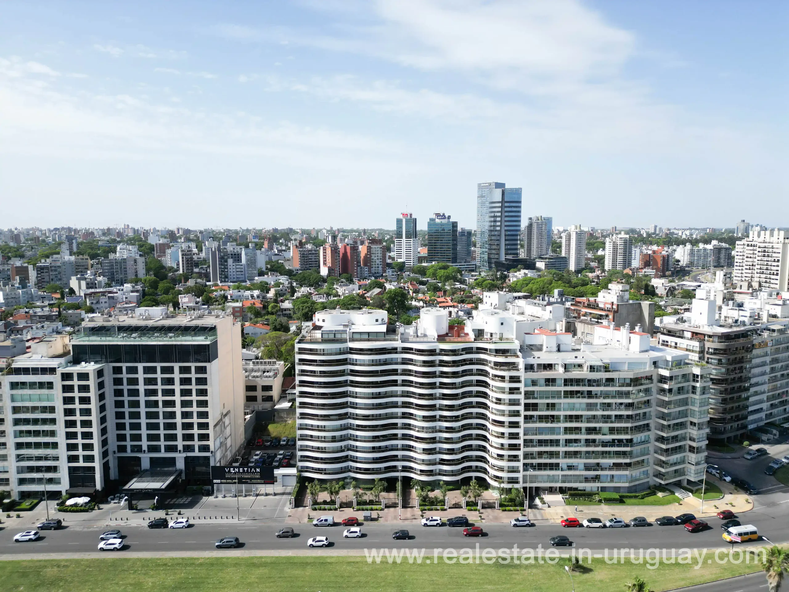 Edificio Olimpo on the Pocitos Rambla - Real Estate in Uruguay